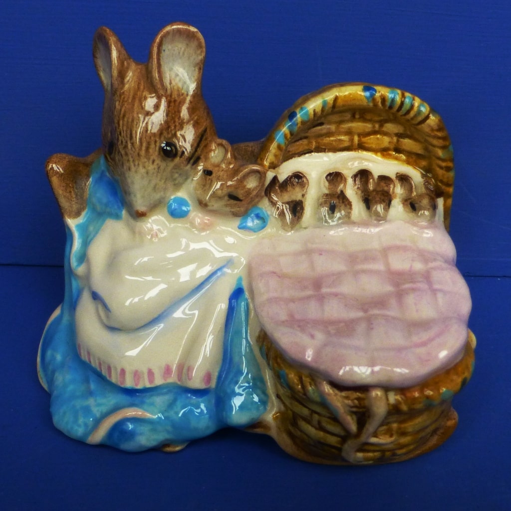 Beswick Beatrix Potter Figurine - Hunca Munca (Signature Backstamp) BP ...