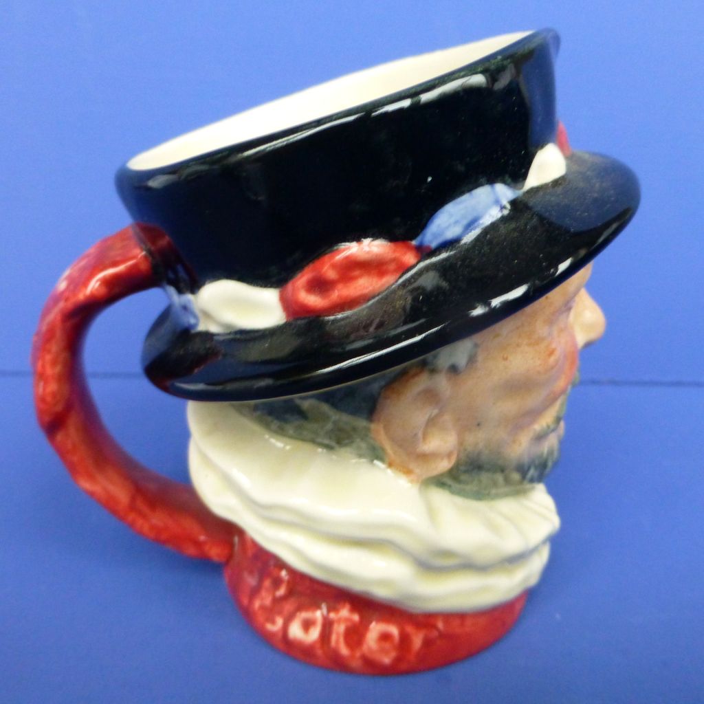 Royal Doulton Small Character Jug - Beefeater D6233 (Early 'Beefeaters ...
