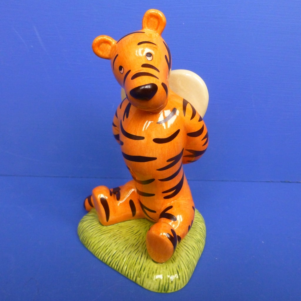 Royal Doulton Winnie The Pooh Figurine - Tigger's Loveheart WP82 (Boxe ...