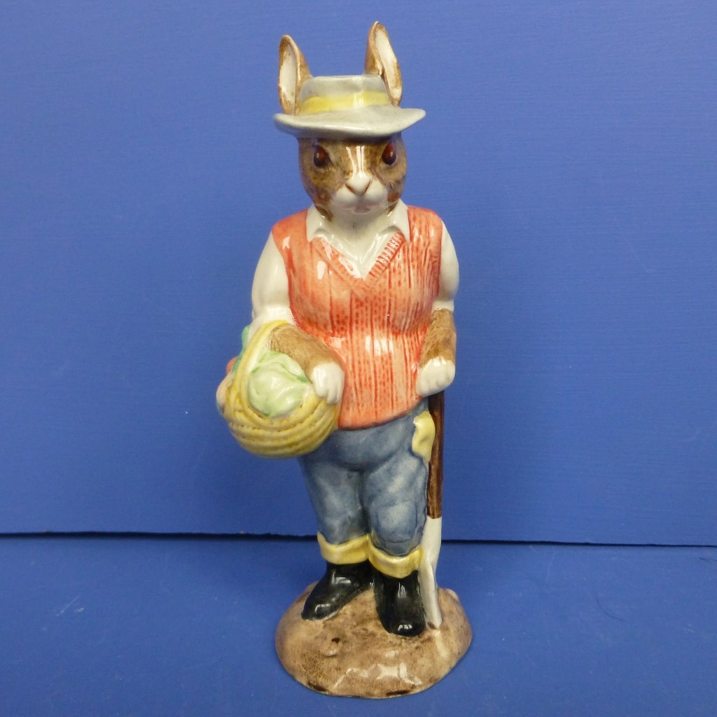 Beswick English Country Folk Figurine - Gardener Rabbit ECF3 (Boxed ...