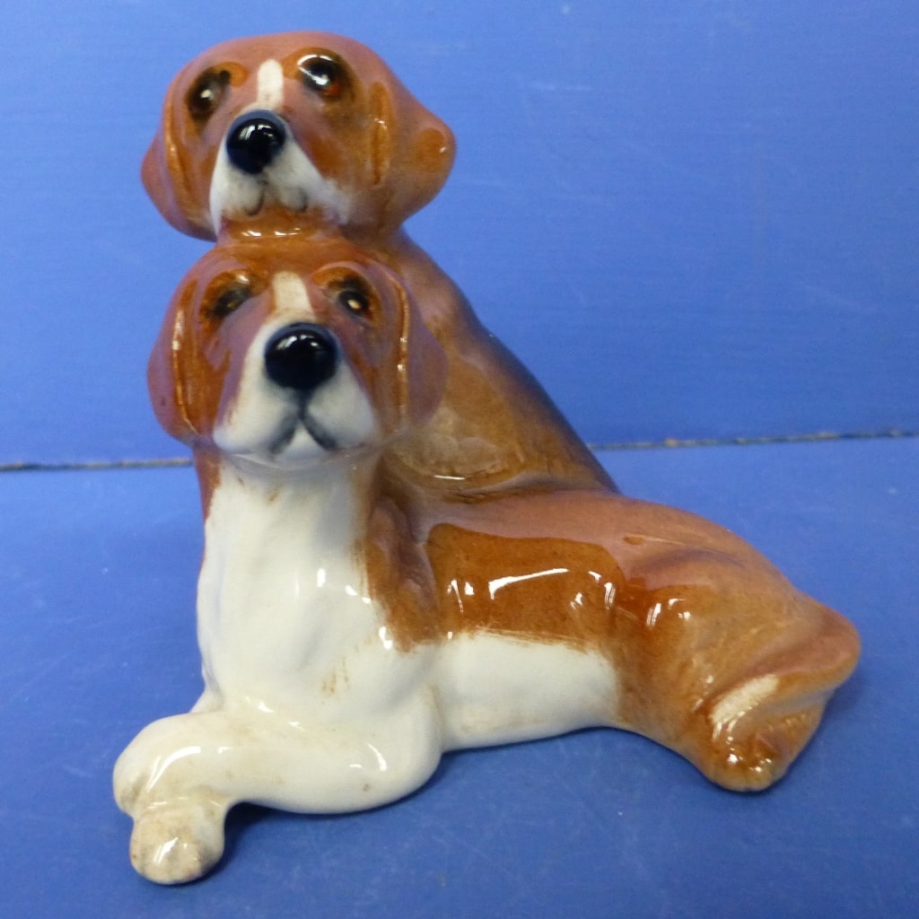 Beswick Pair Of Hounds Model No 3375 – Peak Antiques and Collectables